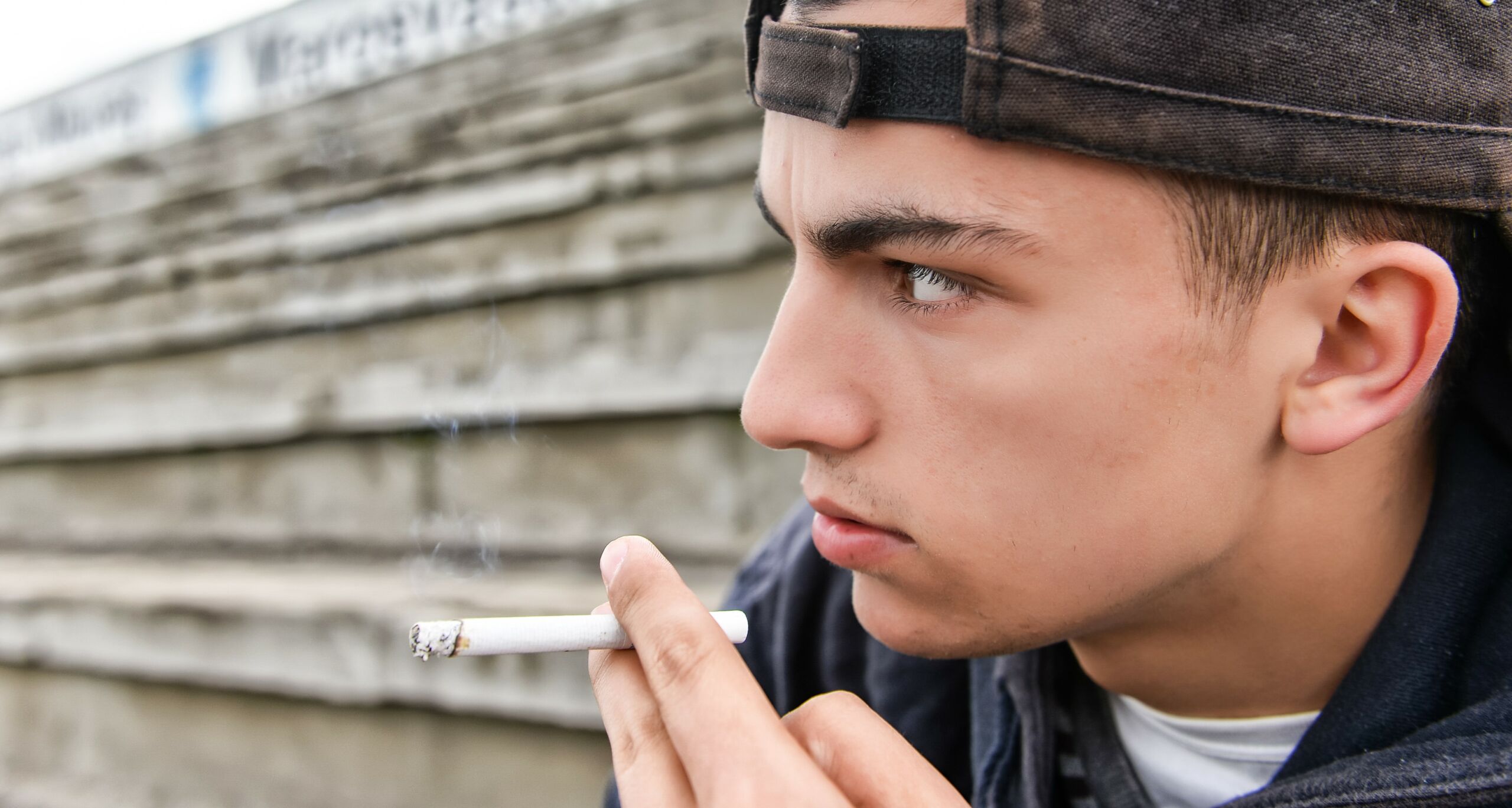 Nuoret ja tupakointi | Hyväkysymys.fi
